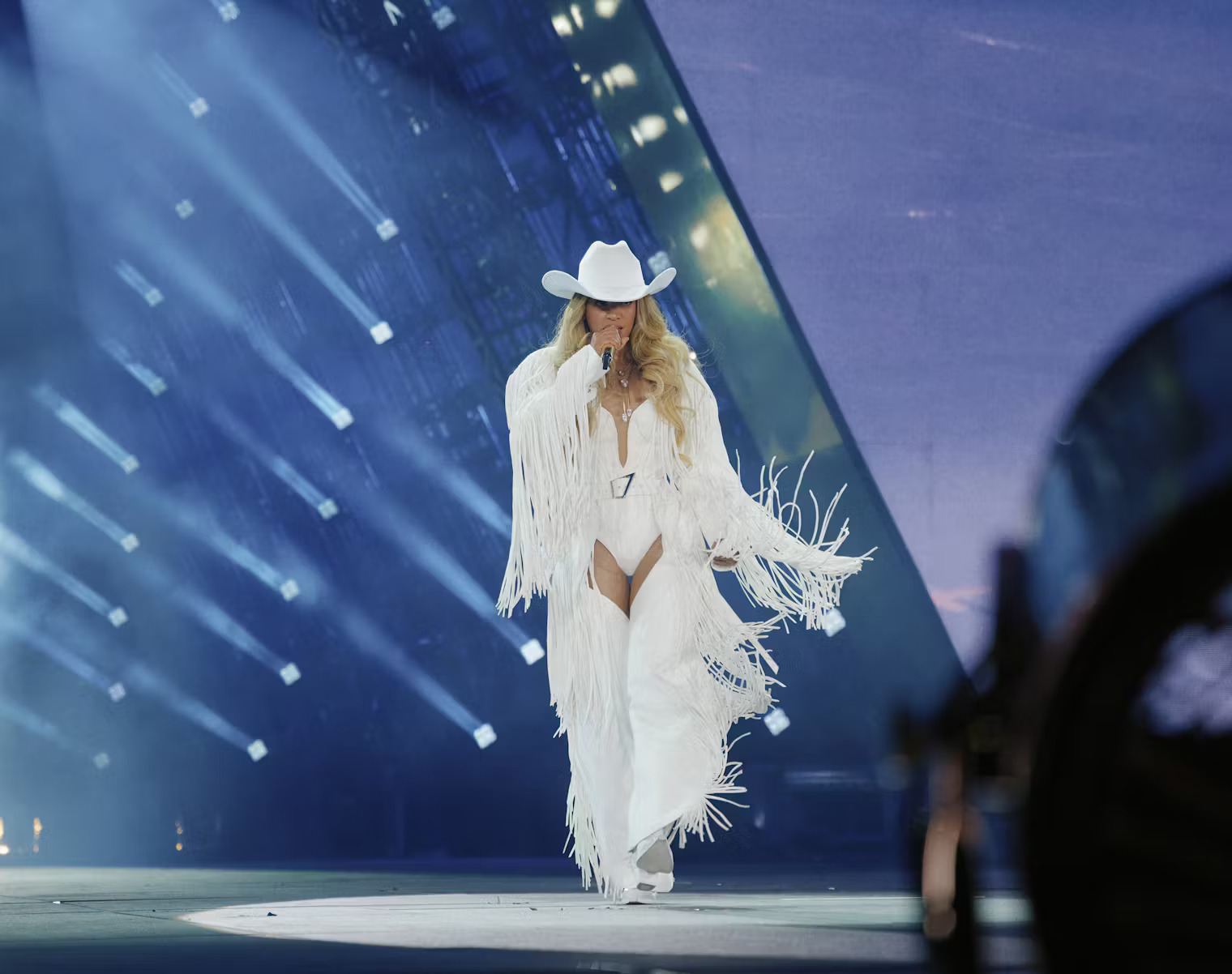 Beyoncé’s Cowboy Carter Looks Are Defining Fashion in 2025 | PMN Patralok